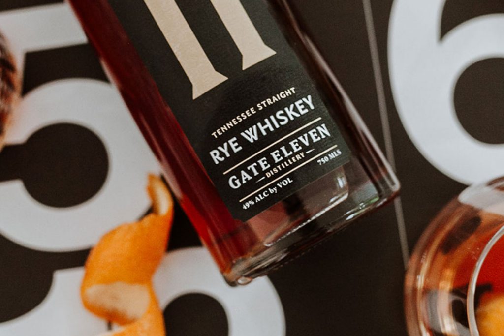 gate eleven - Tiny Giant